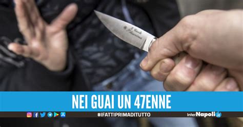 Il Capo Non Lo Paga Operaio Lo Minaccia Con Un Coltello Alla Gola Mi