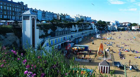 12 Quaint Seaside Towns To Visit This Summer Cute Uk Seaside Towns