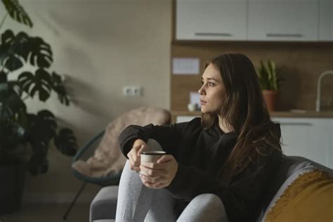 19 Awful Pieces Of Dating Advice That Keep Women Single