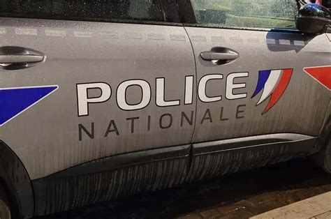 Grenoble Un Adolescent De 15 Ans Très Grièvement Blessé Par Balles En