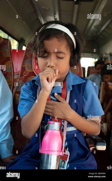 Assis Dans Un Autobus Scolaire Banque De Photographies Et Dimages à