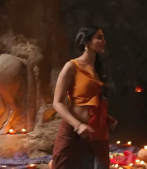 Pooja Hedge Mohenjo Daro Scene S1 17 Ethnic Dress Caps