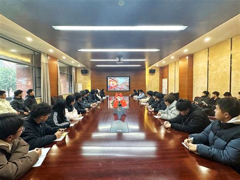 【师生看两会】城市建设学院聚焦两会热点 师生关注热议 湖北商贸学院