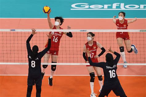 Chinas Volleyball Team Wears Covid Masks In A Game Sparking Outrage