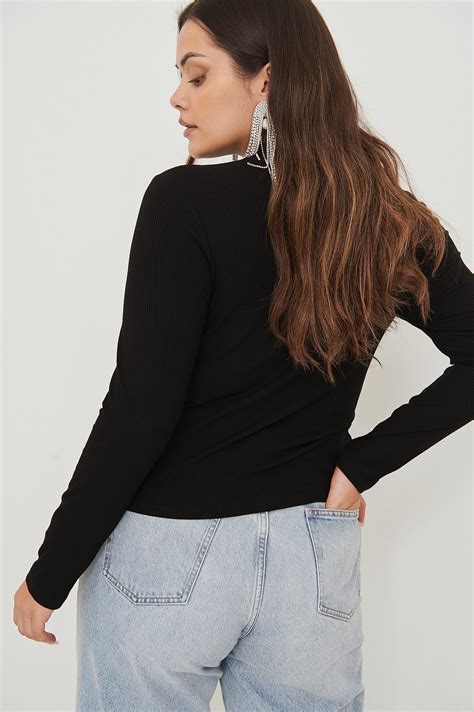 Cut Out Chest Rib Top Black Na