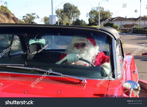 436 Santa Drives His Sleigh 图片、库存照片和矢量图 Shutterstock