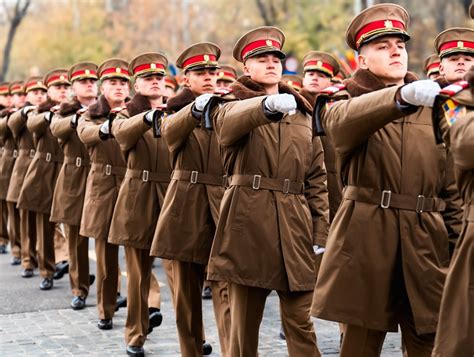 PETRU ZOLTAN Armata A Scos La Concurs Peste 5 000 De Posturi