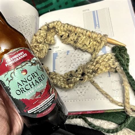 Apple Cran And The Beginning Of A Tree Skirt Rdrunkknitting