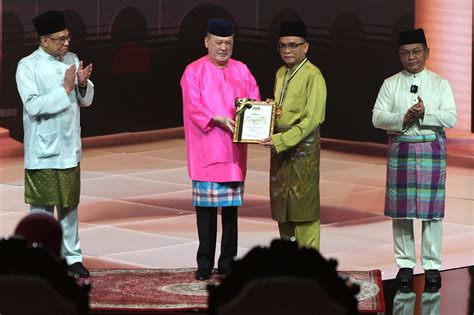 Sarawak Mufti Recipient Of National Level Anugerah Perdana Maulidur