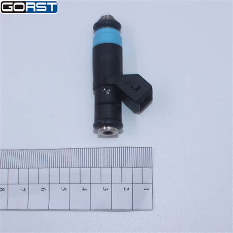 Car Fuel Injector Nozzle VAZ20735 For Chevrolet Niva Lada Petrol ...