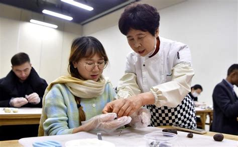 【你好，孔子】“你好，孔子｜hi，confucius”国际网红尼山研学活动启动澎湃号·政务澎湃新闻 The Paper