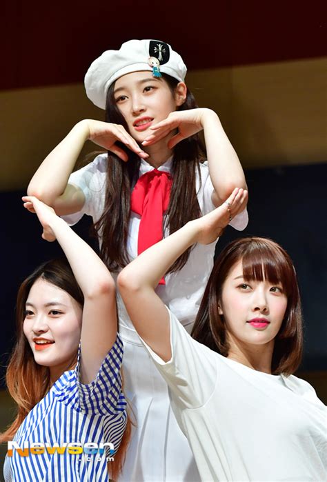 포토엔hd 정채연 ‘귀여운 센터미모 손에 잡히는 뉴스 눈에 보이는 뉴스 뉴스엔