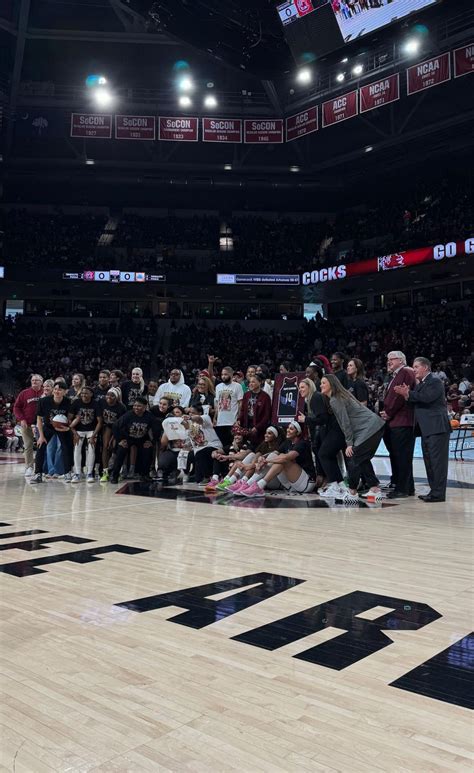 Post Game Thread 1 Gamecocks Wbb 29 0 Honors Their Seniors Posts
