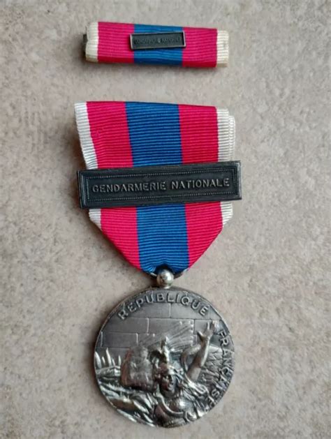 MÉDAILLE MILITAIRE INSIGNE médaille défense nationale grade argent