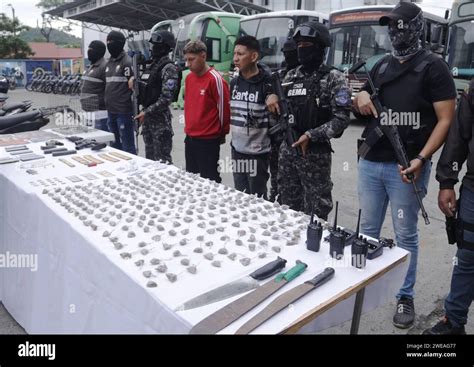 Armas De Seguridad Hi Res Stock Photography And Images Alamy