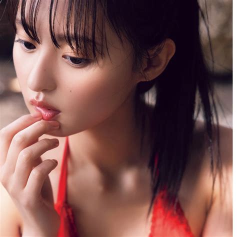 10月3日（火）発売 乃木坂46 遠藤さくら1st写真集『可憐』、赤い水着カット解禁！ Non No Web｜ファッション＆美容＆モデル