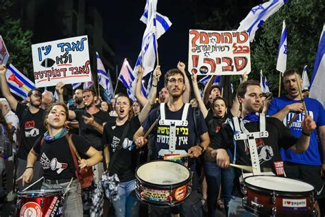 Движение протеста готовит невиданные демонстрации во вторник