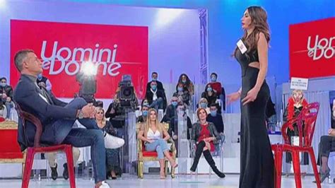 Uomini E Donne Prime Registrazioni Nuovi Tronisti Scontro Ida E