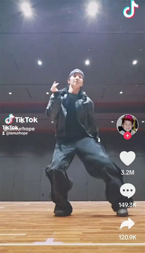 제이홉 틱톡 댄스 깃털이 따로없네ㄷㄷ 팬플러스 커뮤니티