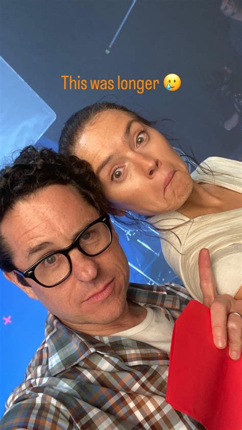 Daisy Ridley And Jj Abrams Bts Pic Rstarwarscantina