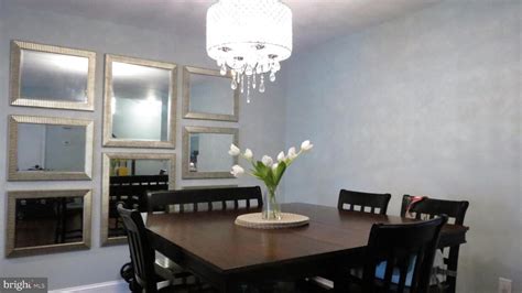 61 Pear Tree Ln Franklin Township Nj 08823 Townhome Rentals In