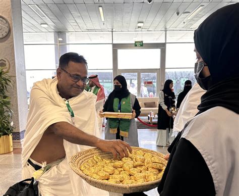 وصول أولى طلائع الحجاج من مستفيدي طريق مكة إلى السعودية
