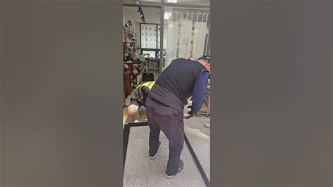 무턱현관방충망 설치방법 현관 폴딩도어 주름방충망 [설치처음부터영상입니다 ] 무턱현관방충망 주름방충망 폴딩도어방충망 보스클린 방충망창업 설치문의 010 7190 0272