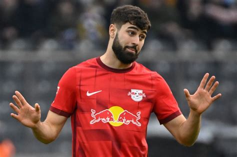 Manchester City fichó al segundo defensa más caro de la historia del