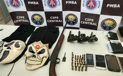 Jornal Correio Assaltantes usavam máscaras de filme de terror para