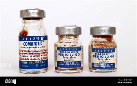 Vintage 1950s Vials Of Pfizer Penicillin G And Pfizer Combiotic