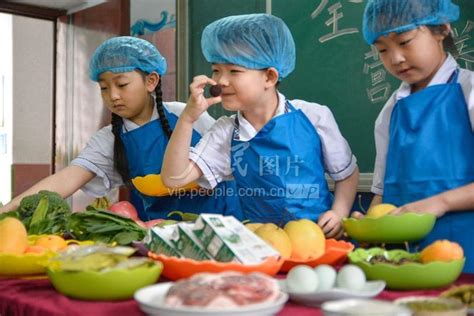 河北邯郸：营养日 学营养 人民图片网