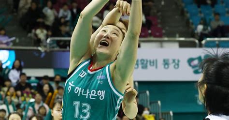 여자농구 하나은행 국민은행에 54 49 승 2연패 탈출