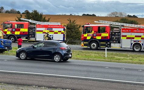 Auckland Motorway Crash Police Confirm Three Dead Rnz News