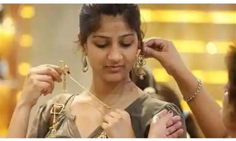 Gold Price सोना खरीदने वाले हैं तो जल्दी खरीद लें और महंगा हो सकता है