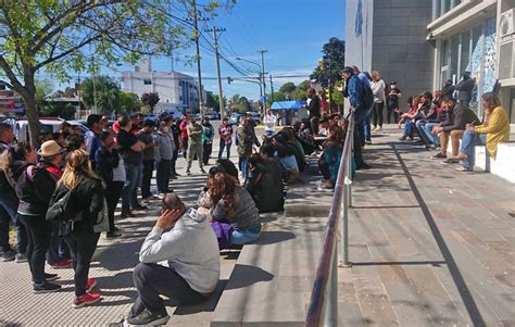 Auxiliares Iniciaron Paro Hasta El Jueves Inclusive
