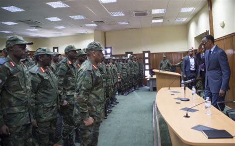 Perezida Kagame Yazamuye Abasirikare Bakuru Anabashinga Inshingano