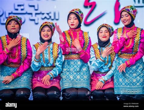Indonesian Dancers Performing The Traditinal Ratoh Jaroe Dance At The Mask Dance Festival In