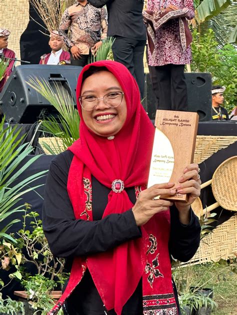 Itb Wiga Terima Penghargaan Mitra Edukasi Terbaik Kampoeng Batara Institut Teknologi Dan