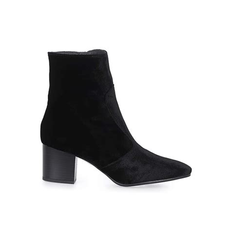 The Coolest Pieces To Buy At Topshop Right Now