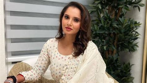 Sania Mirza Keeps Fans Guessing About Divorce Rumours With Solo Picture