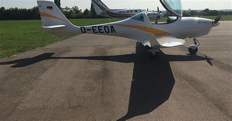 This Aeroplane Looks Like Its Shadow Is Poorly Rendered Xpost From Routside Imgur