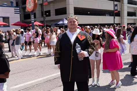 Taylor Swifts Eras Tour Brings Thousands Of Fans To Detroit