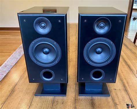 Sjöfn Hifi The Clue Piano Black Speakers 2833 40khz For Sale