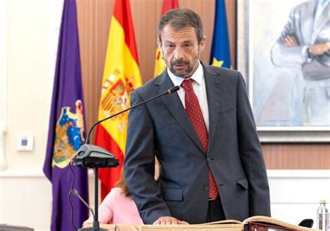El Teniente De Alcalde De Guadalajara De Vox Contrata A Su Hermano Como