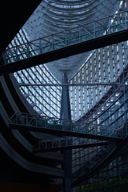 幾何学的な建物 By ひさっくす （id：11827666） 写真共有サイトphotohito