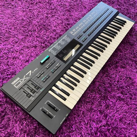 Yamaha Dx7 Ii Fd Digital Programmable Algorithm Keyboard Synthesizer Deep Tone Music
