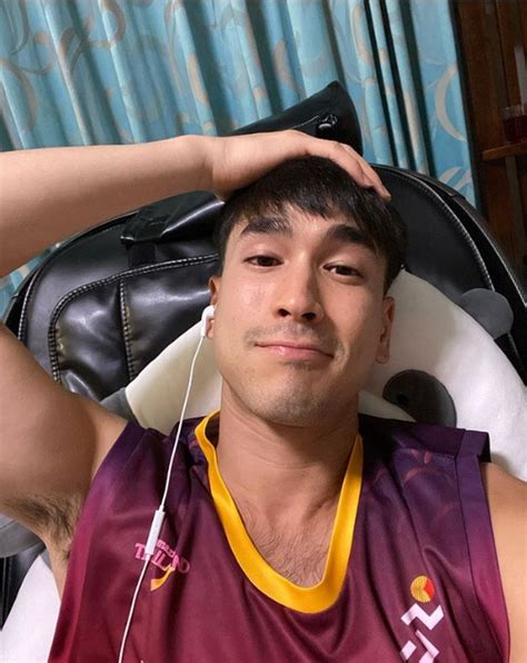 ส่องพระเอกมีหนวด หล่อคมเข้ม เถื่อนๆ ดิบๆ กระแทกใจสาว Kazz Magazine