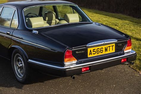 1983 DAIMLER SOVEREIGN VANDEN PLAS Fabricante DAIMLER PlanetCarsZ