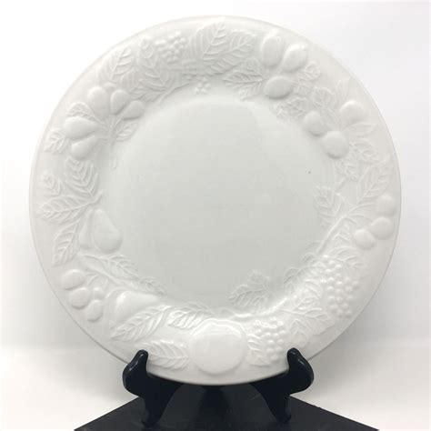 Gibson Designs Farmhouse White Embossed Fruit Pattern Dinner Plate 10 Discontinued Dinnerware