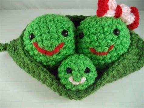 Crochet Amigurumi Three Peas In A Pod Crochet Amigurumi Crochet